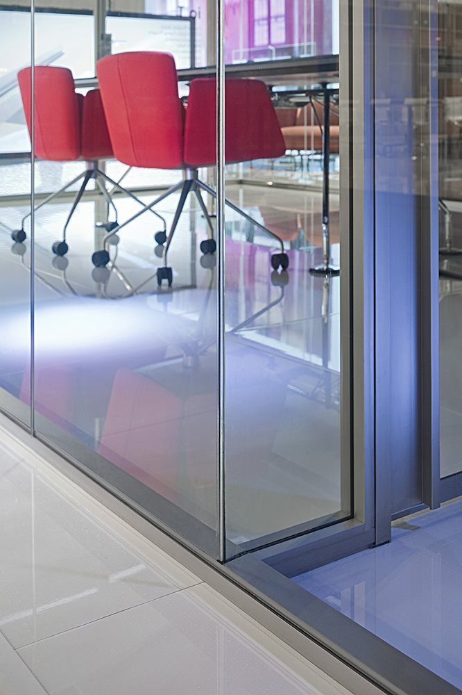 W40, the single pane partition wall by Tecno