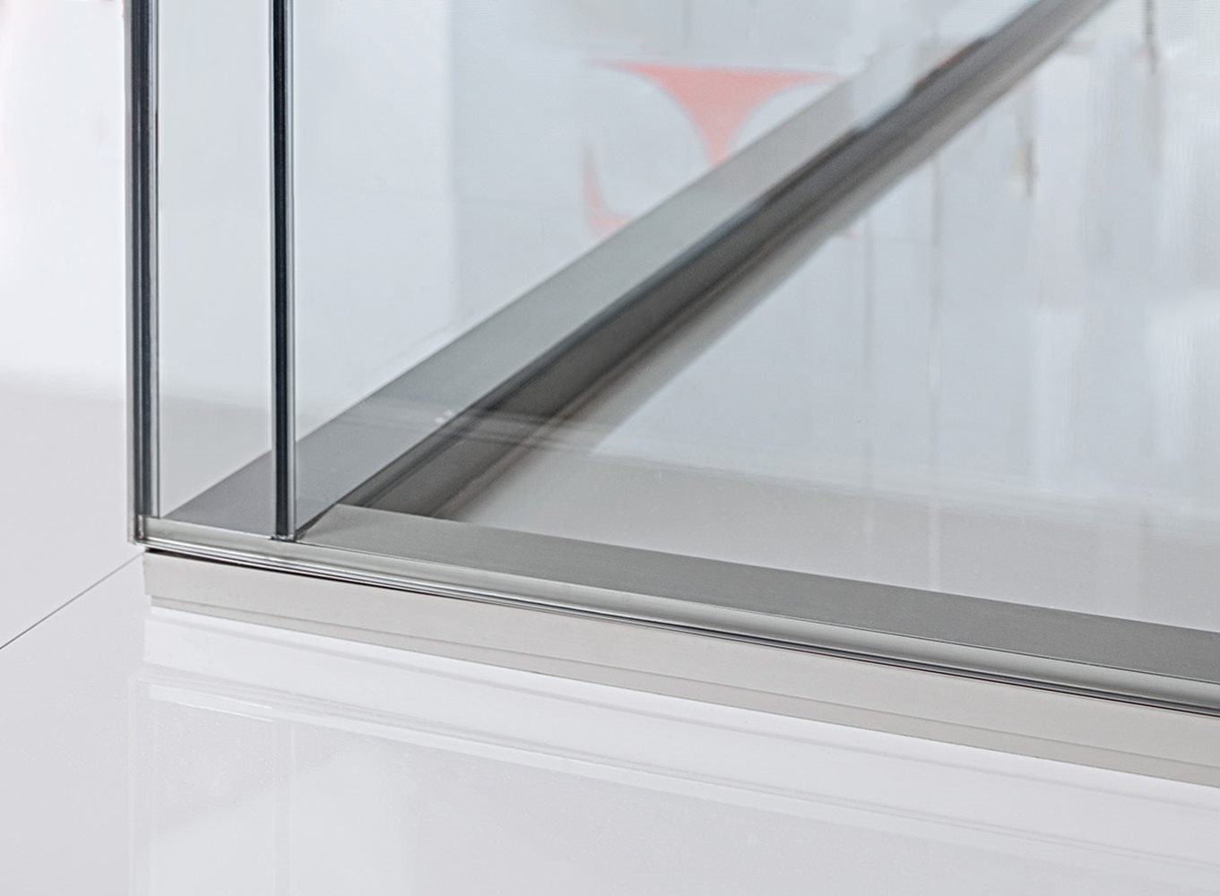 W40, the single pane partition wall by Tecno